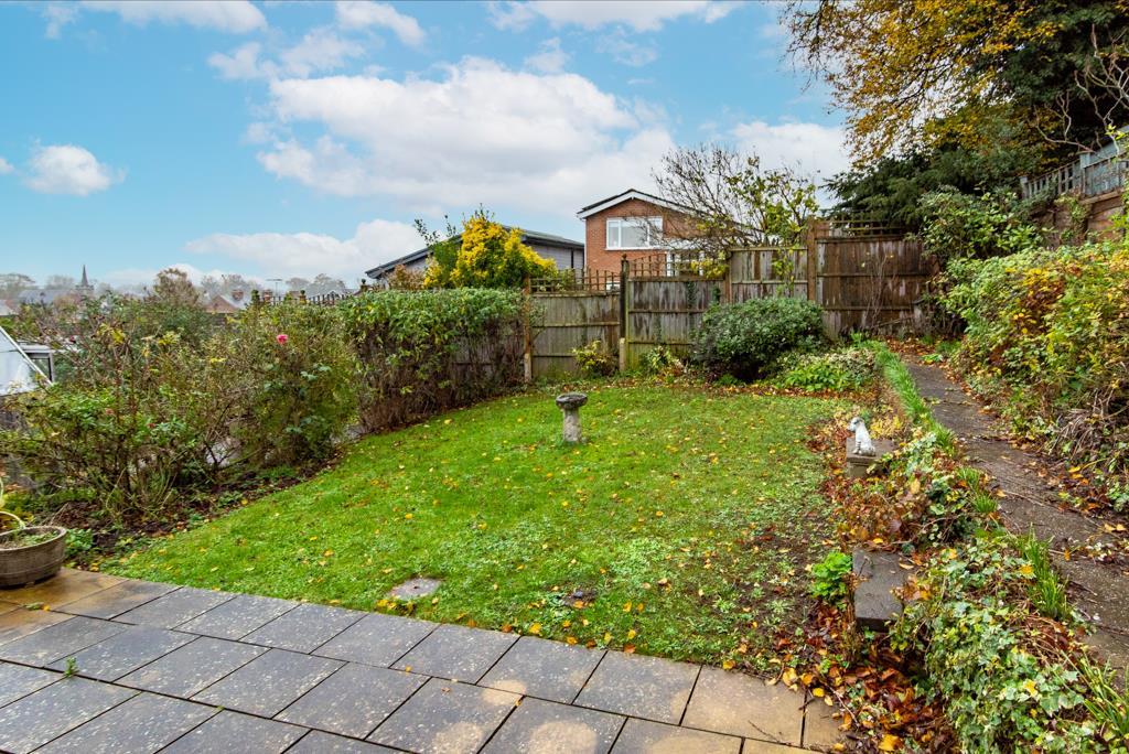 Orchard Close Burton Joyce 2 Bed Detached Bungalow £350 000