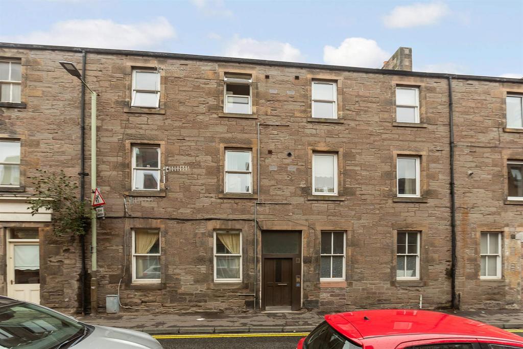 8b New Row, Perth 2 bed flat - £680 pcm (£157 pw)