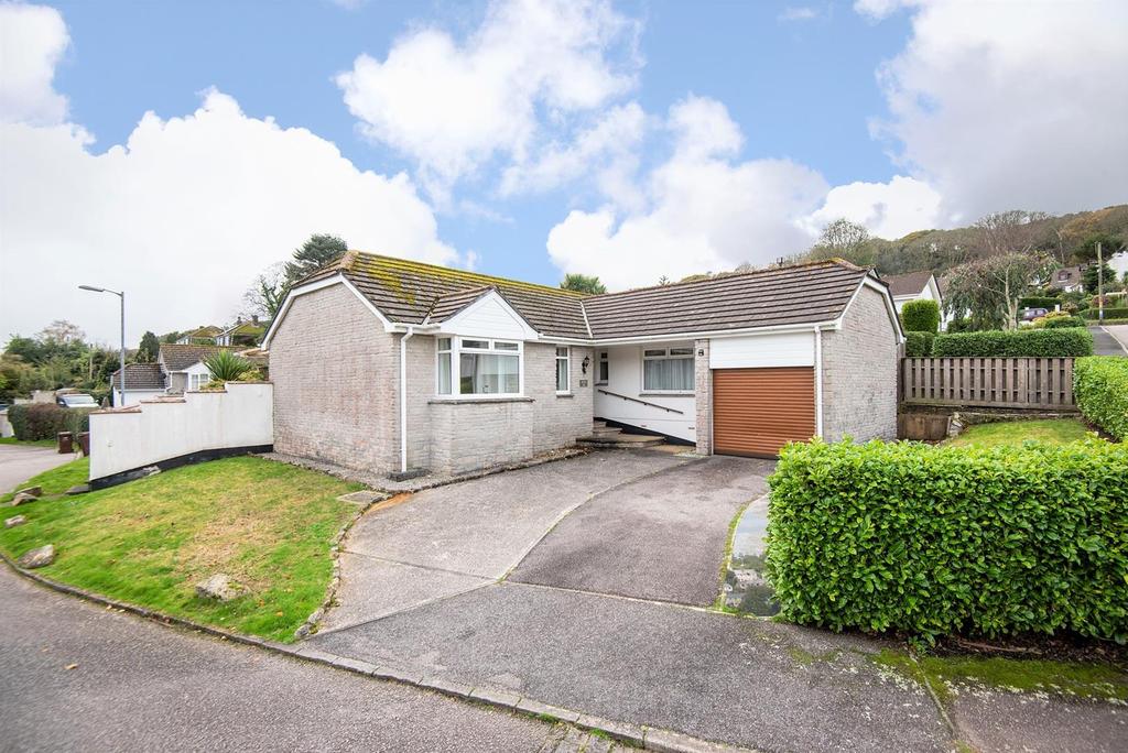 Budock Water 3 bed detached bungalow for sale - £385,000