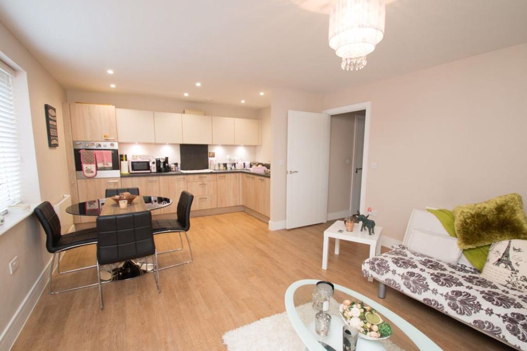 Kelmscott Way, North Bersted 1 bed flat - £825 pcm (£190 pw)