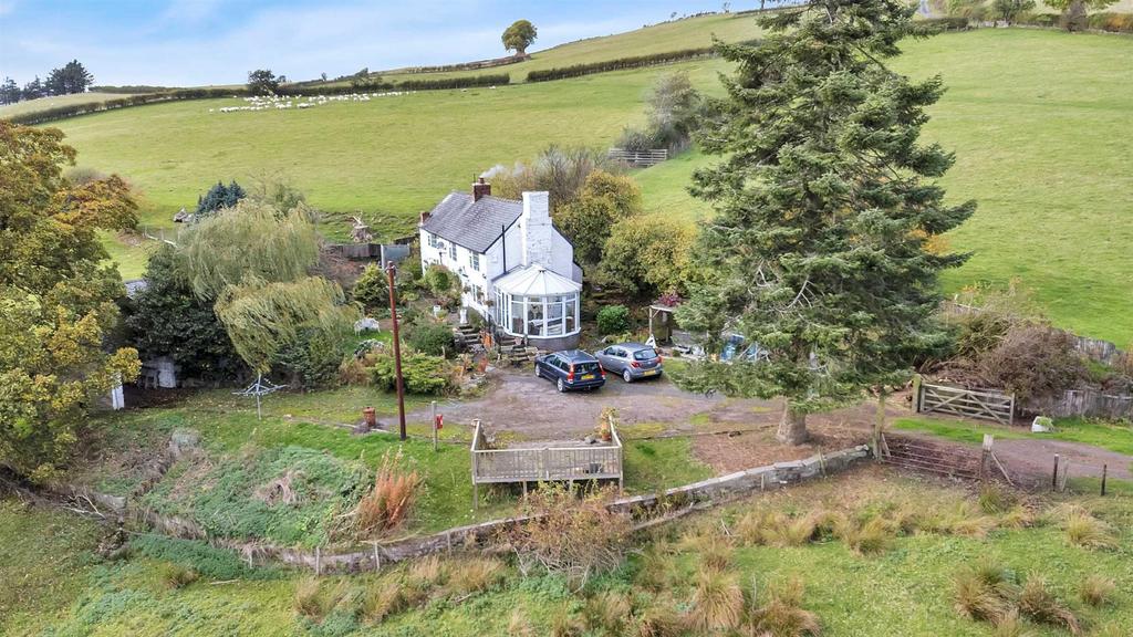 Tregeiriog 2 bed cottage - £275,000