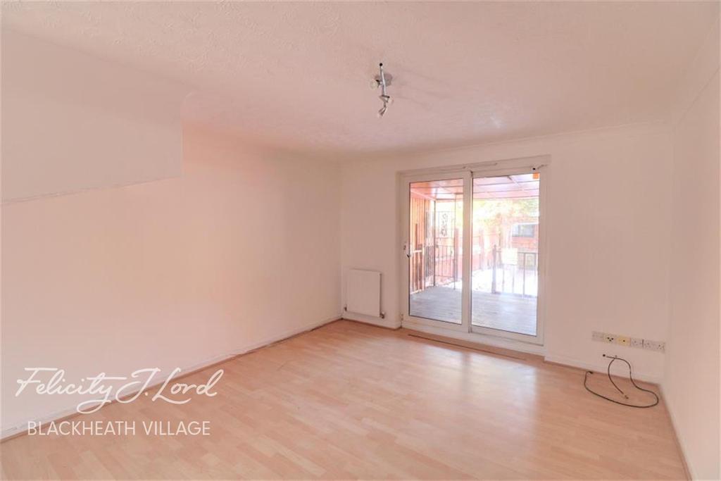 Arden Close, London. SE28 2 bed terraced house - £1,650 pcm (£381 pw)