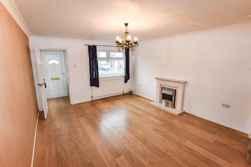 Timperley, Cheshire, WA15 2 bed semi-detached house - £1,000 pcm (£231 pw)