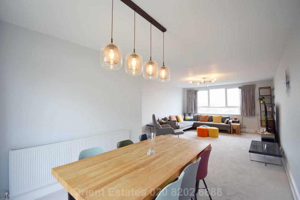 Station Road, London 2 bed flat - £2,160 pcm (£498 pw)