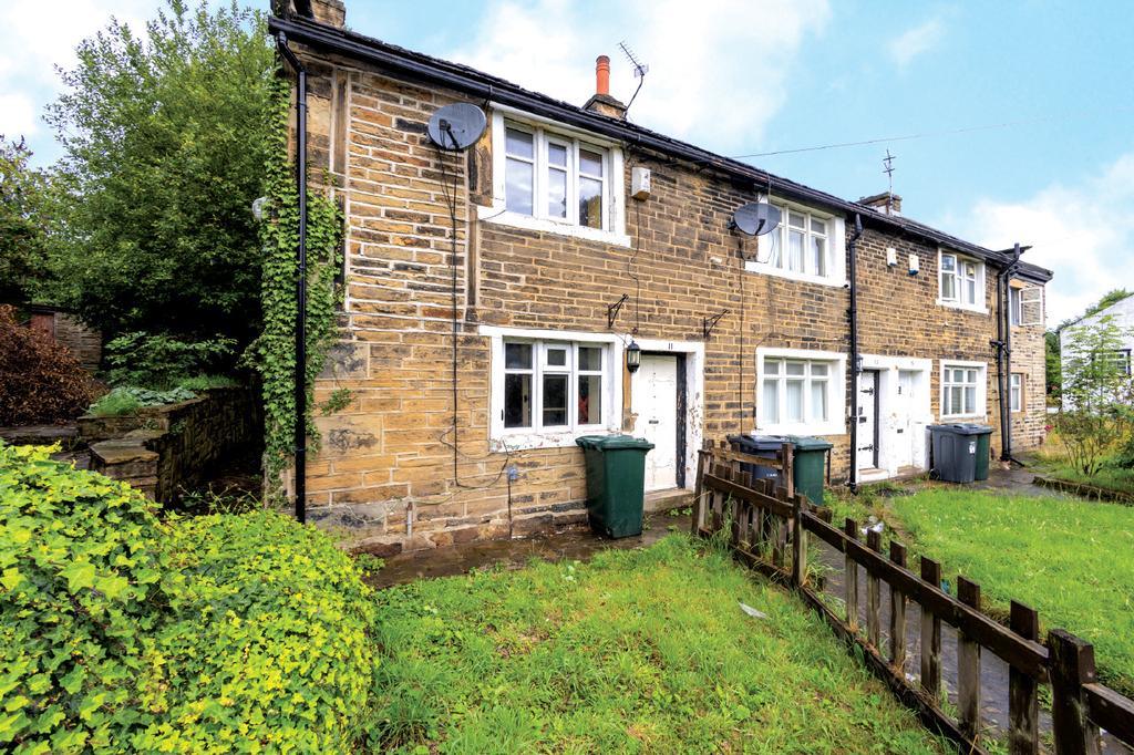 11 Skinner Lane, Bradford, West... 2 bed end of terrace house - £20,000