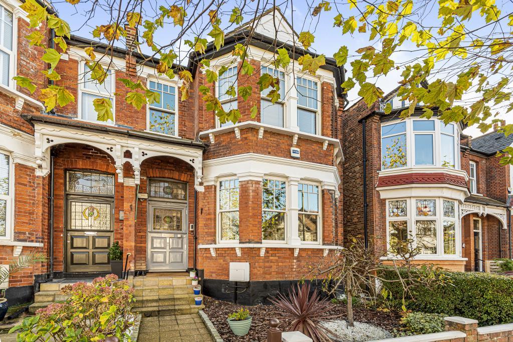 Finchley, London, N3 4 bed semi-detached house - £1,300,000