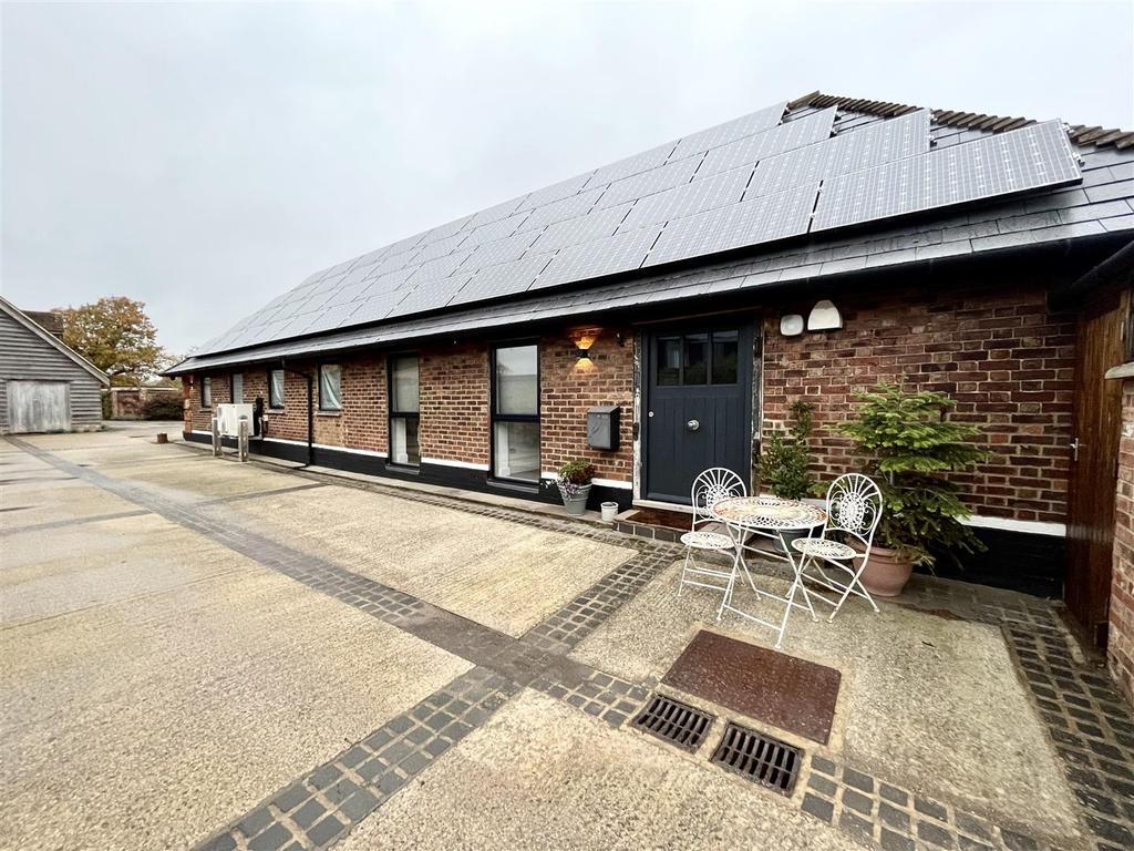 The Yard Barn, Epping Green Stud... 2 bed barn conversion - £1,700 pcm ...