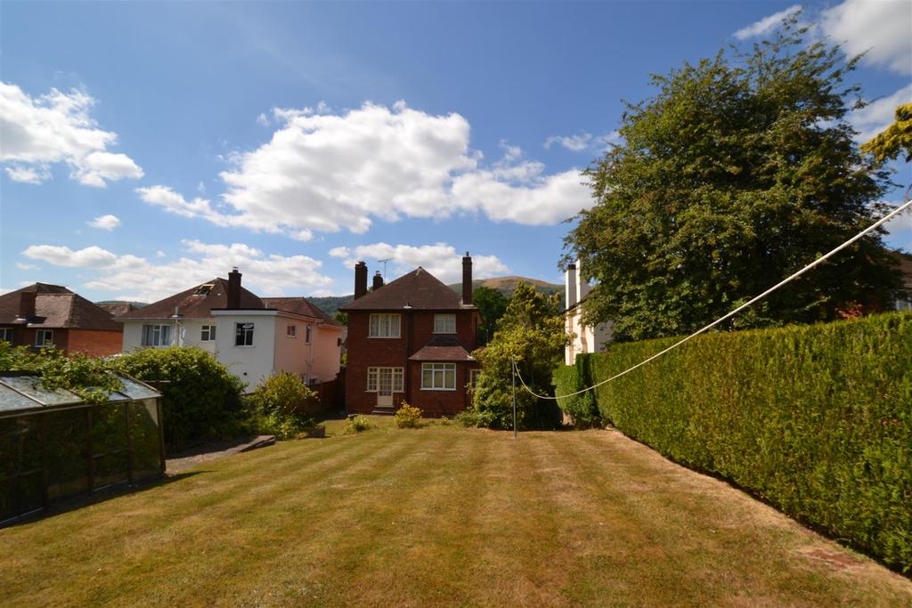 Geraldine Road, Malvern 3 bed detached house - £375,000