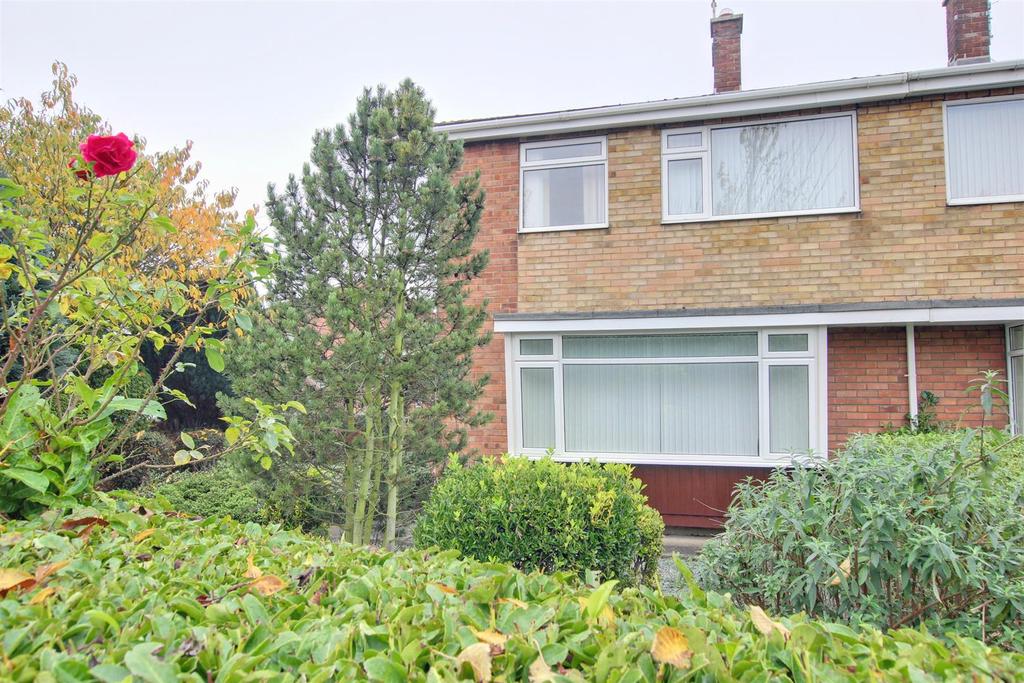 Symmons Close, Beverley 3 bed semi-detached house - £220,000