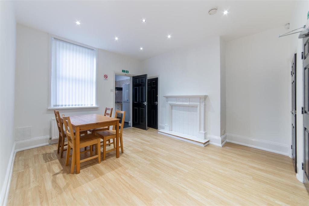 £85pppw - Prospect Place, Fenham, Newcastle Upon Tyne 4 bed end of ...
