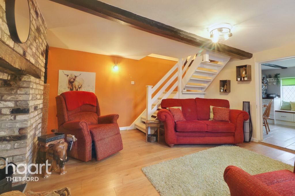 Queensway, Mildenhall 2 bed cottage - £250,000