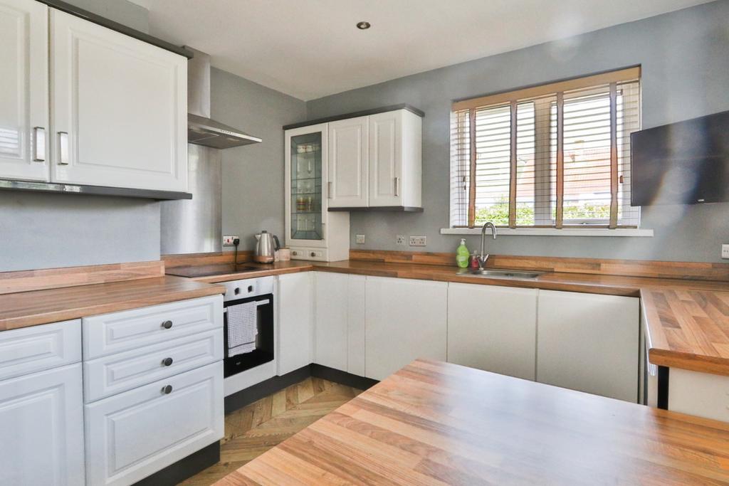 Marritt Way, Keyingham, Hull, East... 3 bed semi-detached bungalow - £ ...
