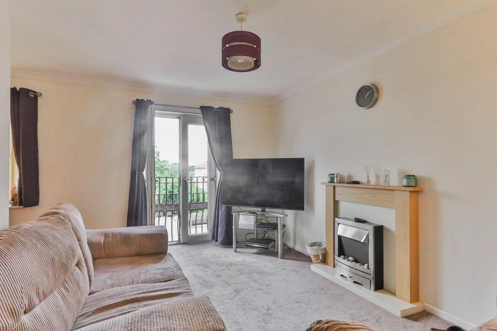 Lealholme Court, Howdale Road, Hull, HU8 9FF 2 bed apartment - £85,000