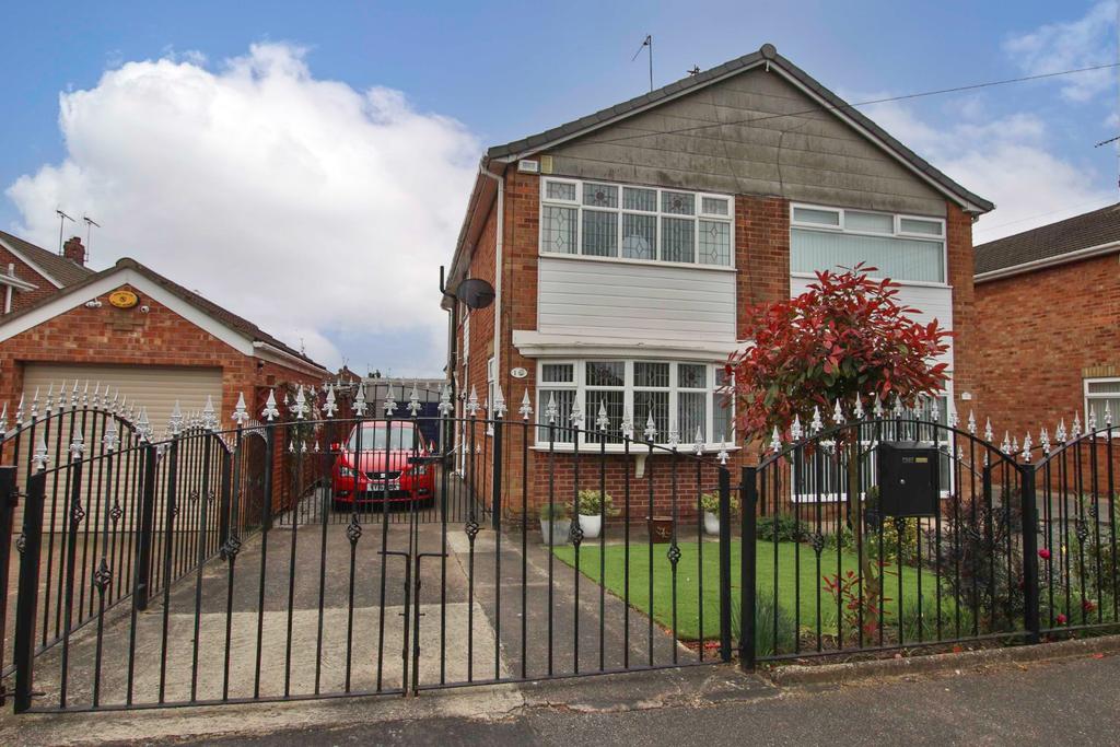 Tarran Avenue, Hull, East Riding of... 3 bed semi-detached house - £170,000