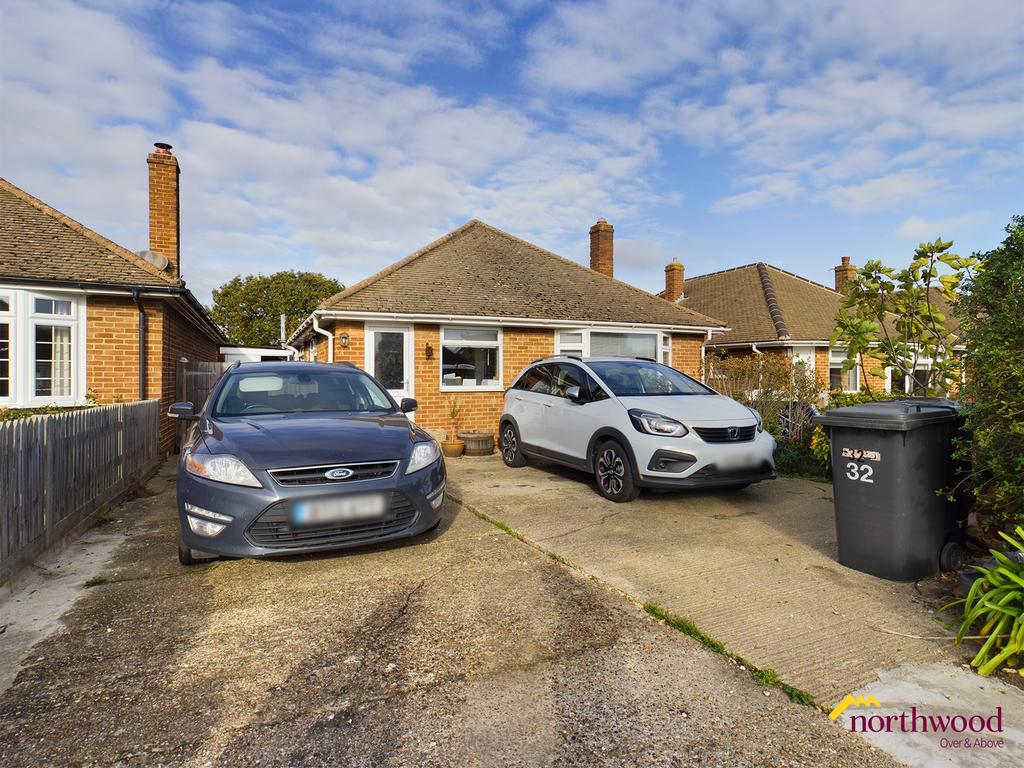 Downs Valley Road Willingdon 2 Bed Bungalow £1 200 Pcm £277 Pw