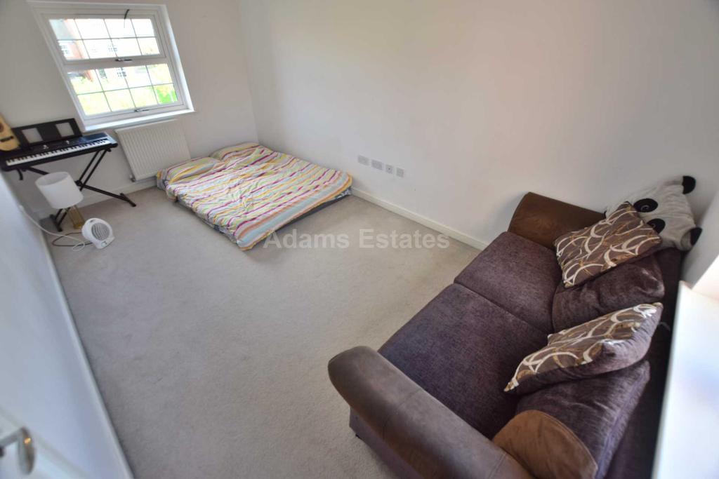 Hawthorn, Reading 1 bed in a house share - £595 pcm (£137 pw)