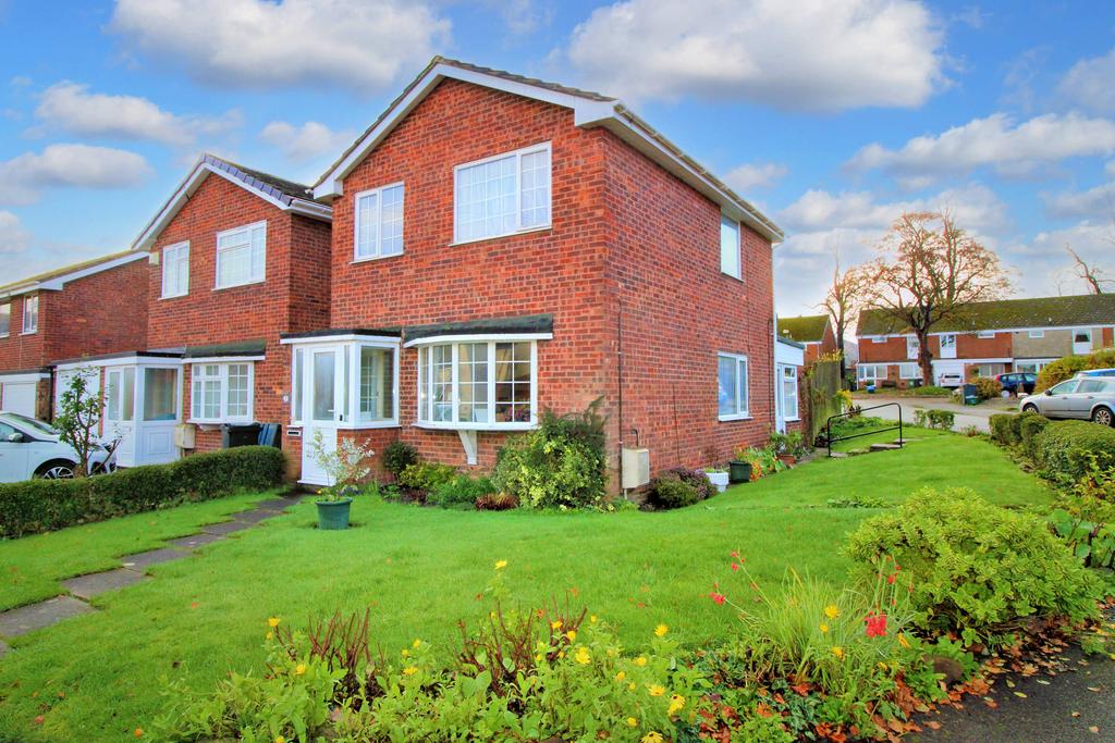 Lutwyche Road, Church Stretton SY6 3 bed detached house - £300,000