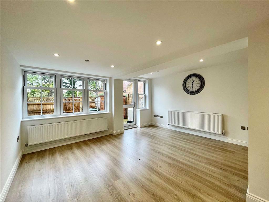 Kerrison Gardens, Stoke Road, Thorndon 2 bed terraced house - £900 pcm ...
