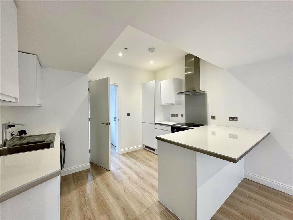 Kerrison Gardens, Stoke Road, Thorndon 2 bed terraced house - £900 pcm ...