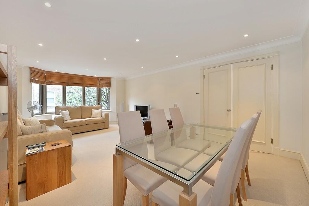 Holbein Place, London, SW1W 2 bed flat - £3,683 pcm (£850 pw)