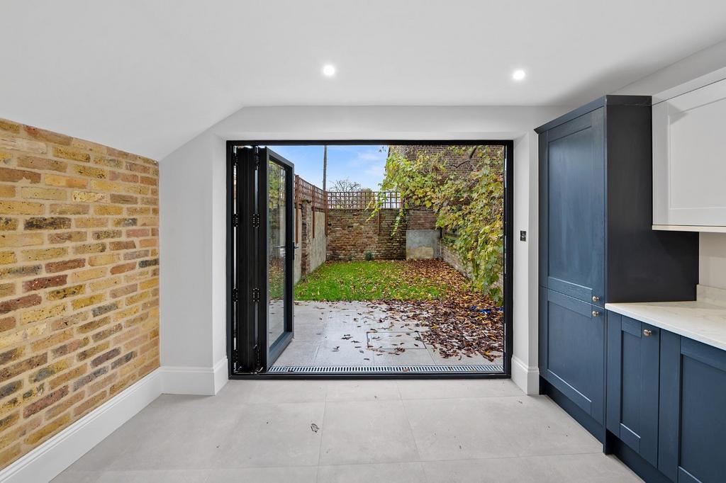 Kersley Road, London, N16 4 bed end of terrace house - £1,750,000