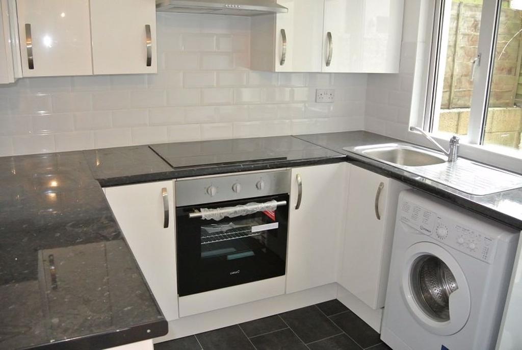 Fairlight Place, Brighton, BN2 3AH. 1 bed flat - £950 pcm (£219 pw)