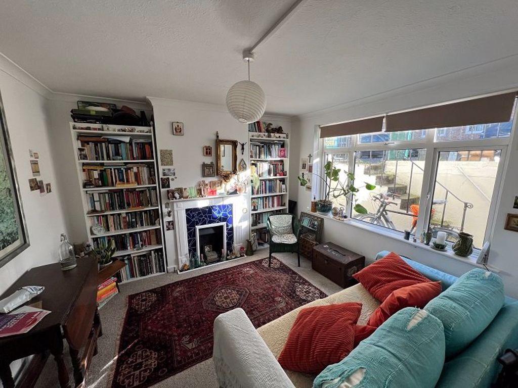 Fairlight Place, Brighton, BN2 3AH. 1 bed flat - £950 pcm (£219 pw)