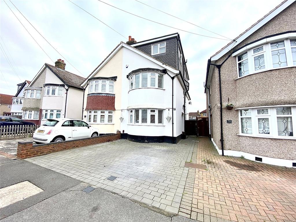 Brixham Road, Welling, Kent, DA16 5 bed semi-detached house - £534,000