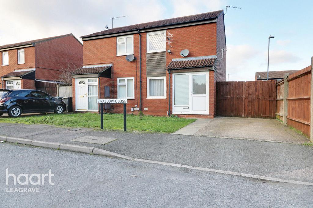 Swallow Close, Luton 2 bed semi-detached house - £275,000