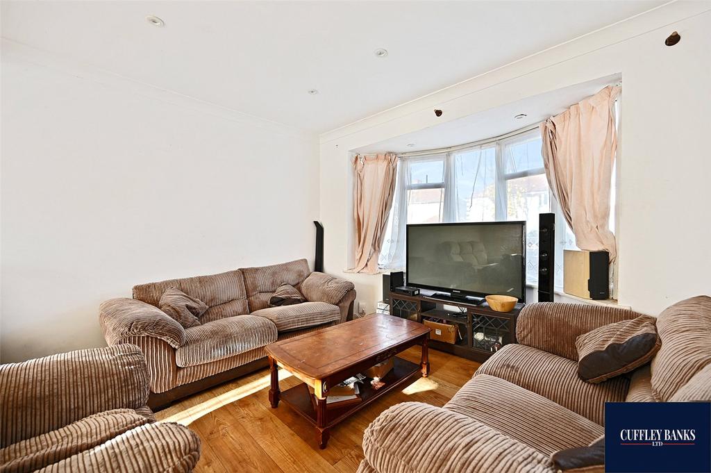 Fraser Road, Perivale, Middlesex, UB6 3 bed end of terrace house - £545,000