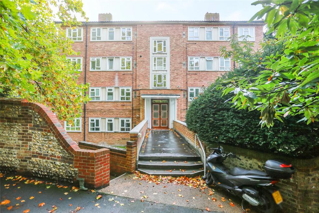 Varndean Road, Brighton, East Sussex, BN1 2 bed apartment - £240,000