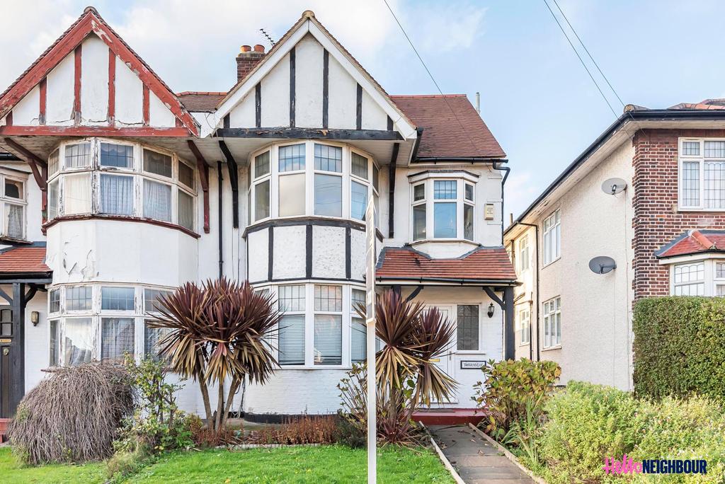 Birchen Grove, London, NW9 4 bed semi-detached house - £2,950 pcm (£681 pw)