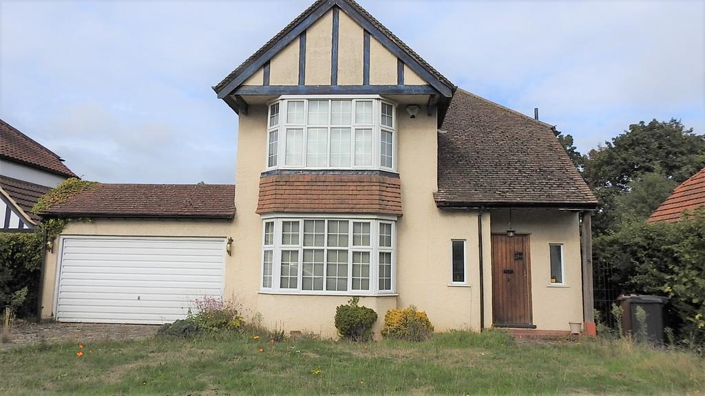 St. James Avenue, Ewell KT17 3 bed detached house - £875,000
