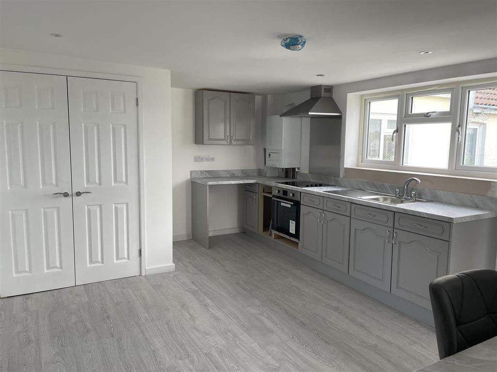 Moredon, Swindon 1 bed apartment - £750 pcm (£173 pw)
