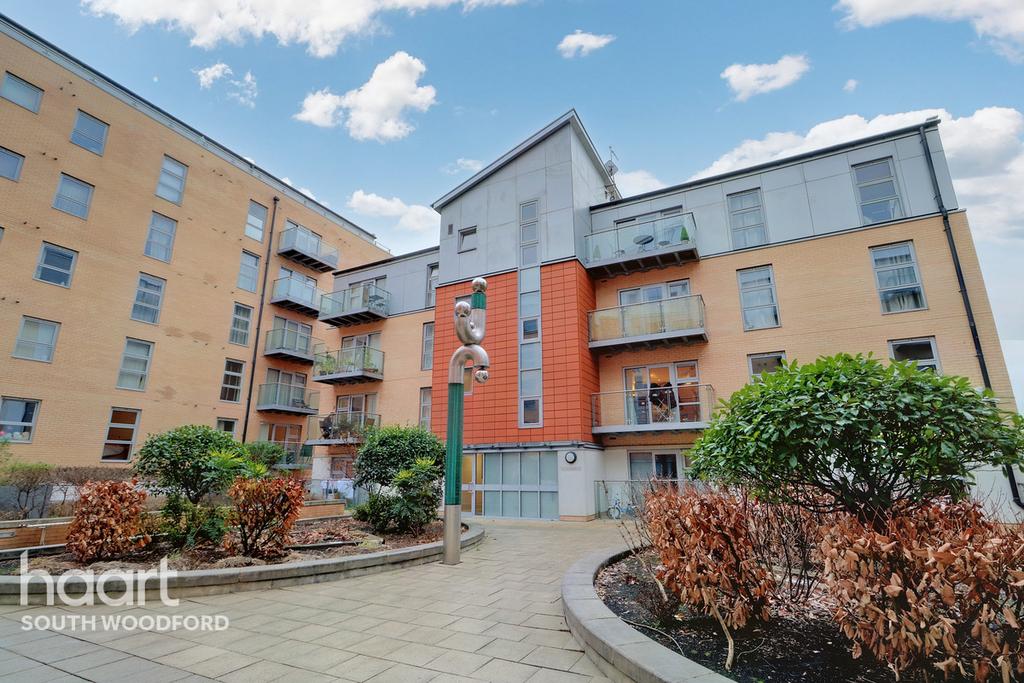 Lady Anne Court, South Woodford... 2 bed apartment - £375,000