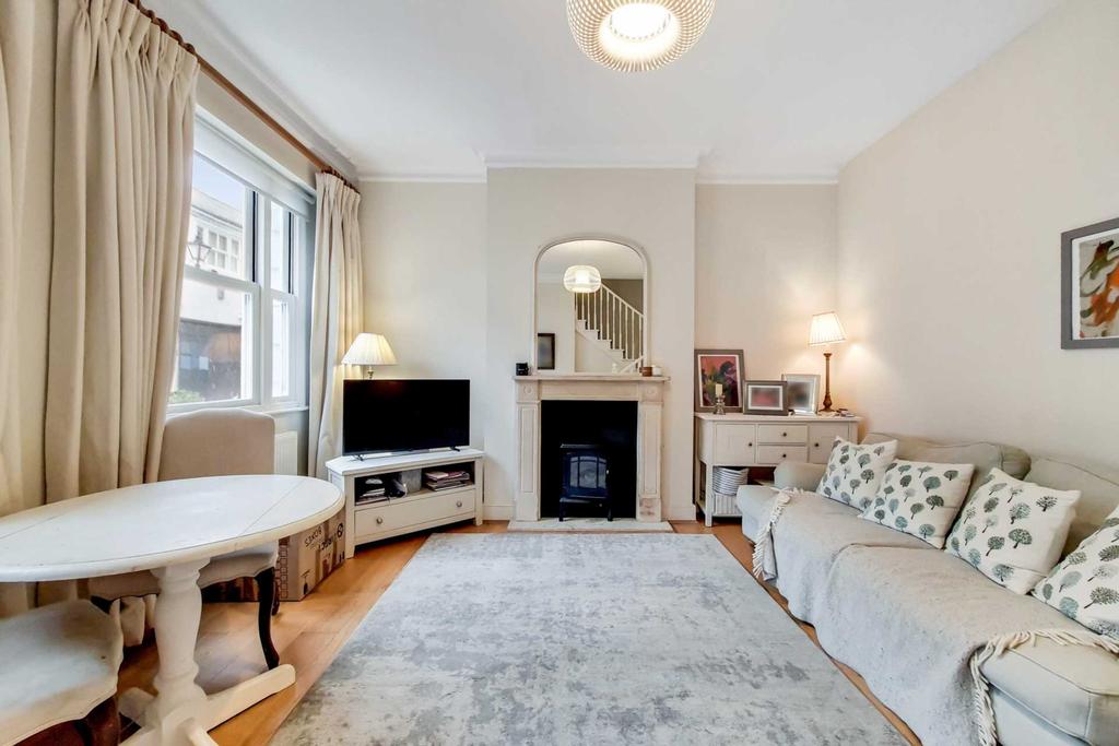 Elm Park Lane, Chelsea,SW3 2 bed house - £1,500,000