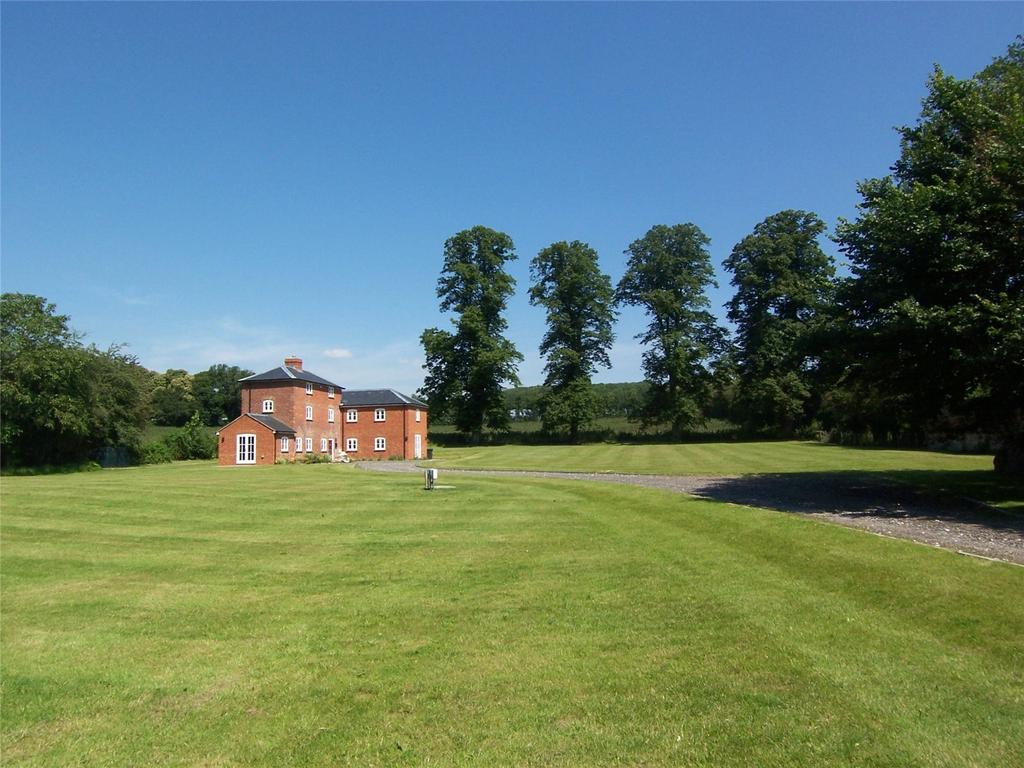 Tonbridge Road, Mereworth, Kent, ME18 4 bed house - £2,600 pcm (£600 pw)