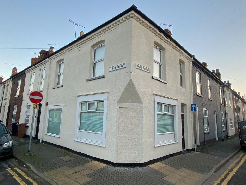 Cross Street, Lincoln, LN5 2 bed terraced house - £850 pcm (£196 pw)