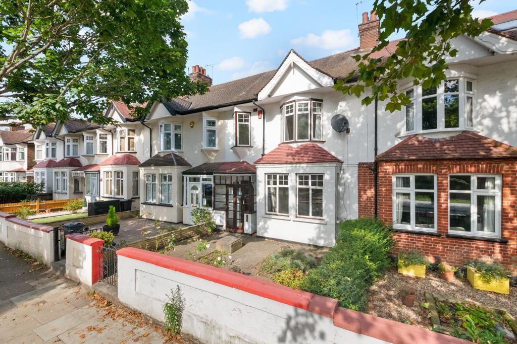 Boston Manor Road, Brentford... 3 bed terraced house - £749,950