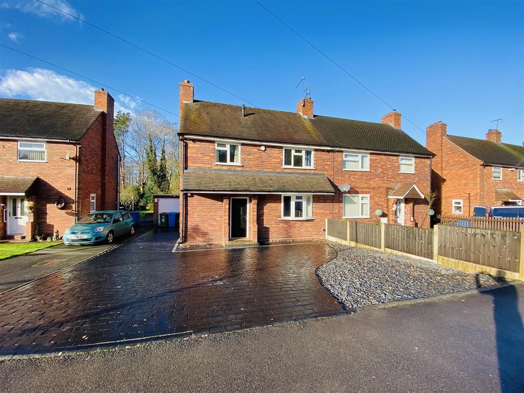 12 Moatbrook Avenue Codsall 3 Bed Semi Detached House £1 100 Pcm £