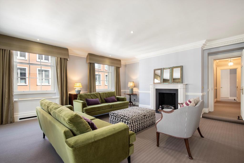 Curzon Square, London, W1J 2 bed flat - £6,500 pcm (£1,500 pw)