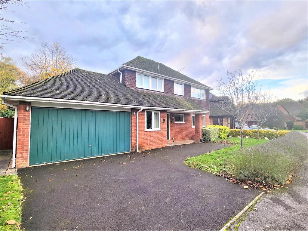 Fir cottage road, Finchampstead... 4 bed house - £790,000