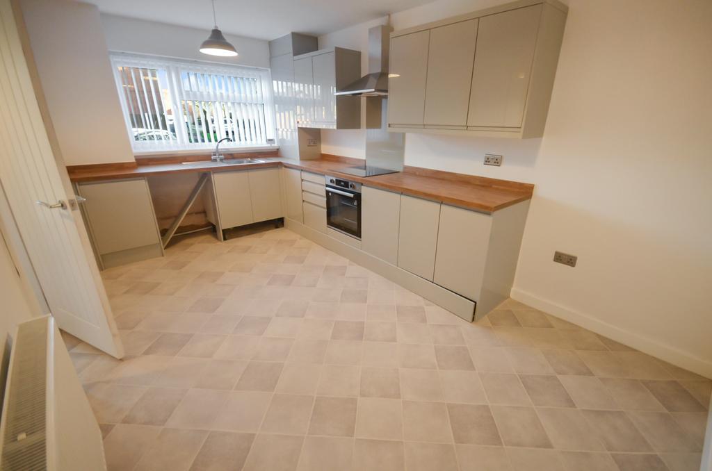 Downside,Widnes,WA8 4NR 3 bed terraced house - £795 pcm (£183 pw)
