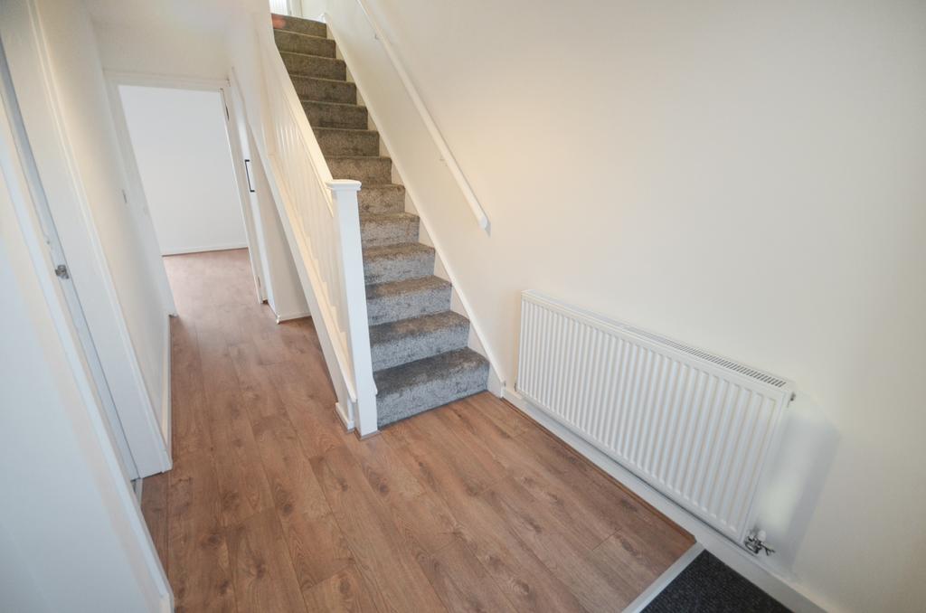 Downside,Widnes,WA8 4NR 3 bed terraced house - £795 pcm (£183 pw)