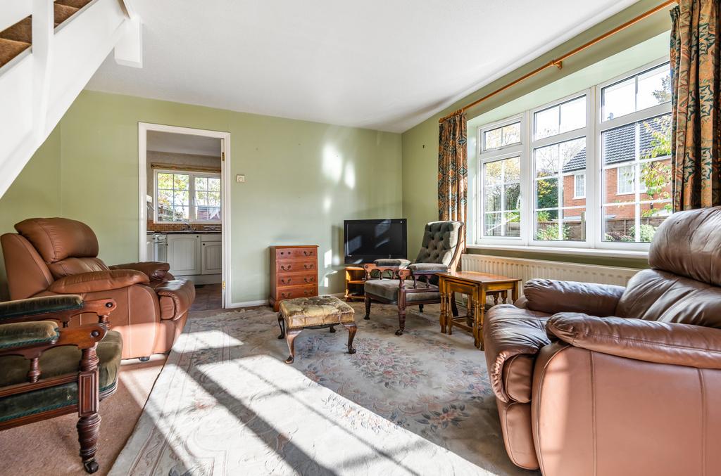 Farm Close, East Grinstead, West Sussex 2 bed end of terrace house - £ ...
