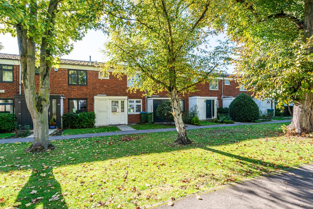 Manor Way, Blackheath, SE3 3 bed house - £2,500 pcm (£577 pw)