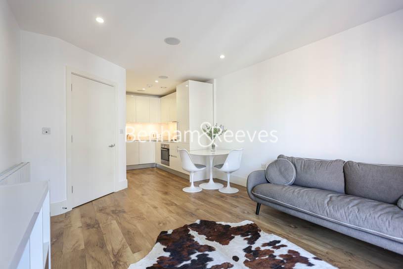 Major Draper Street, Woolwich SE18 1 bed apartment - £1,800 pcm (£415 pw)