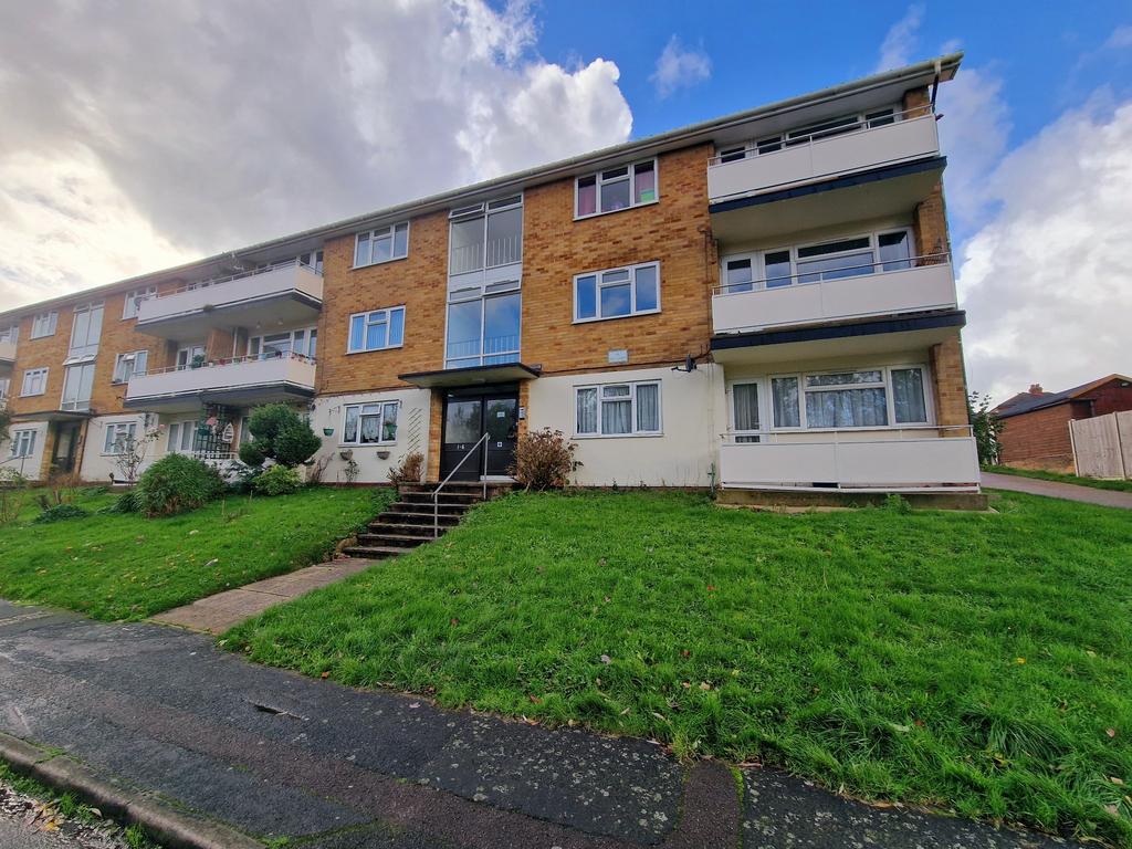 Parkside, Totton 2 bed flat - £875 pcm (£202 pw)