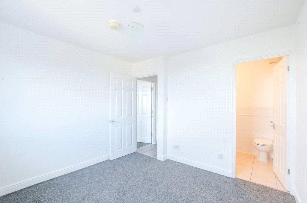 Fishguard Way, London 2 bed flat - £1,820 pcm (£420 pw)