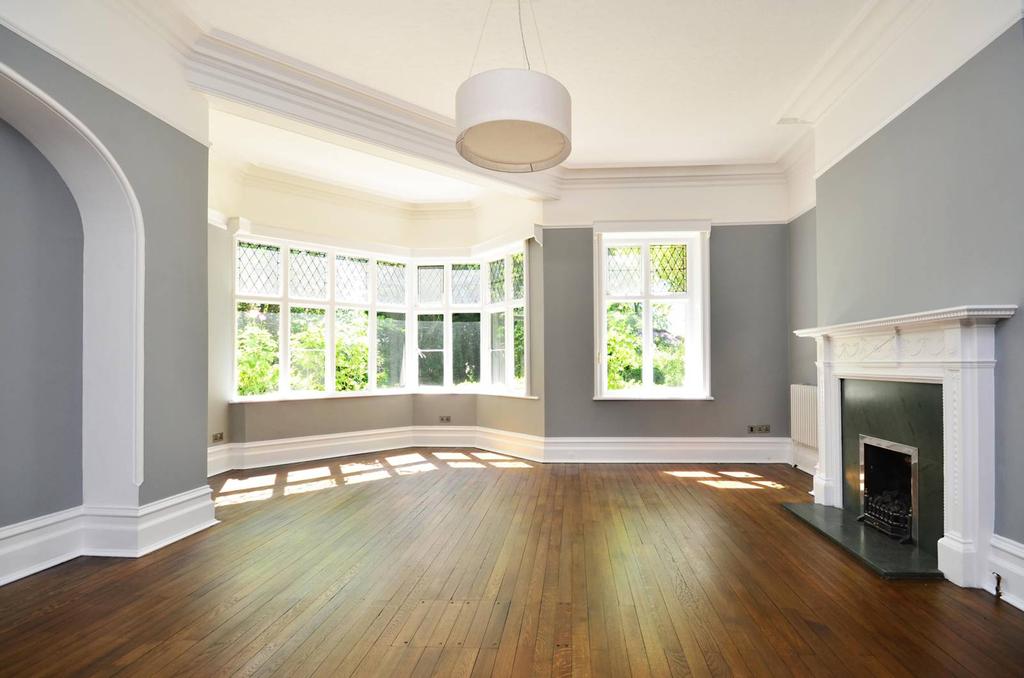 Sandy Lane, Woking, GU22 2 bed flat - £2,600 pcm (£600 pw)